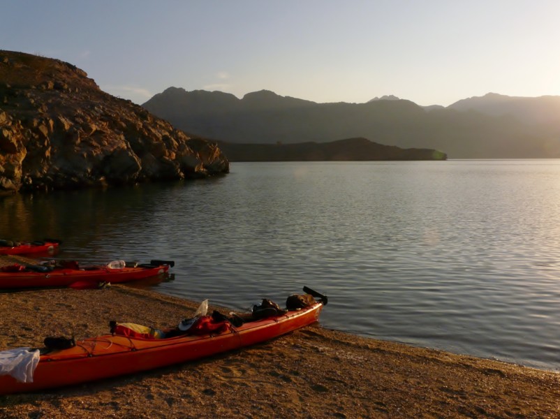 Kayak dans les fjords du Musandam a Oman